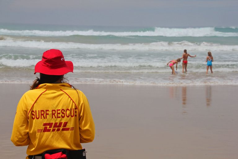Surf Rescue – Australia (30.12.16) – JONO VERNON-POWELL